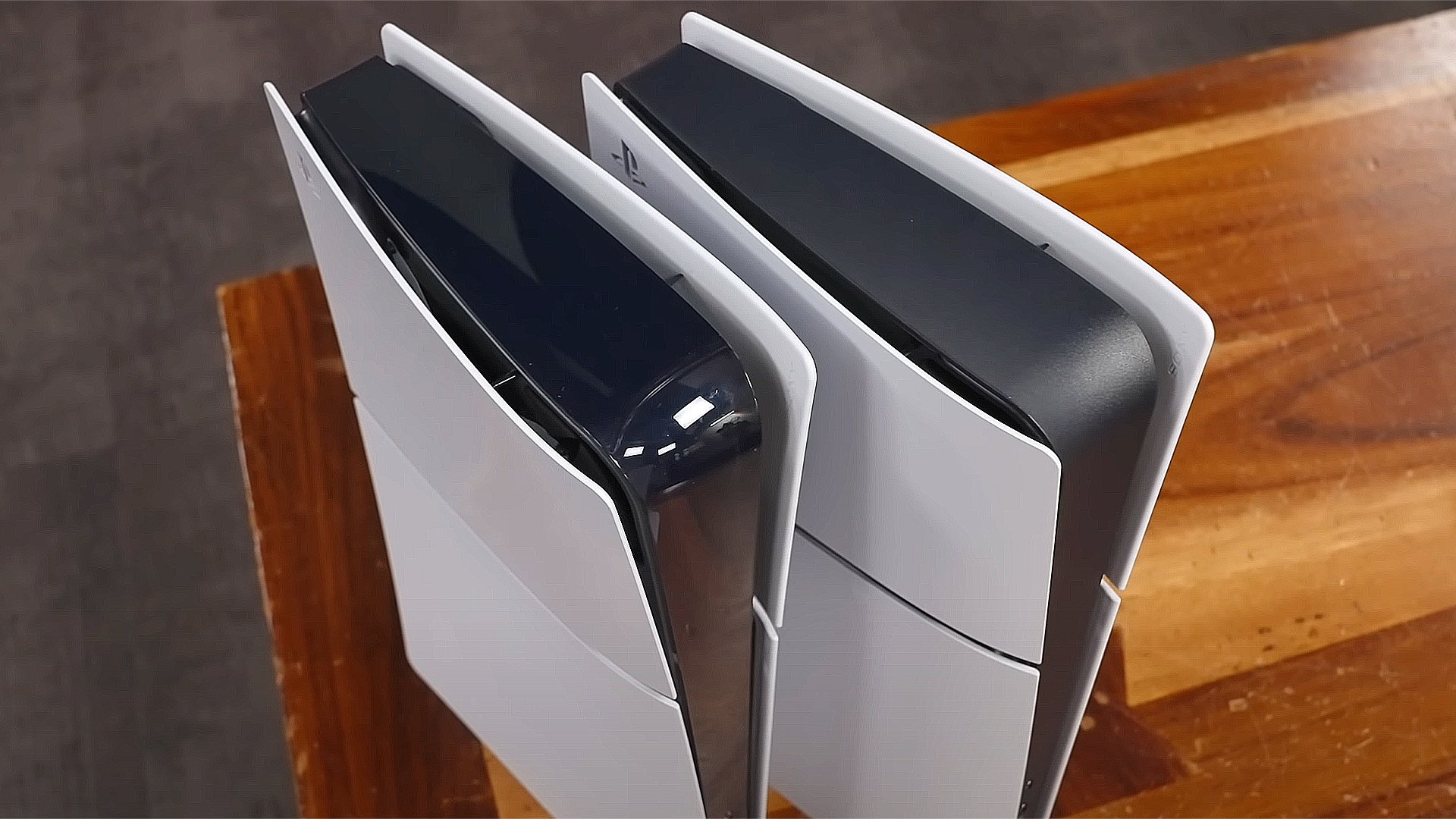 PS5, il nuovo modello da 825GB presenta una colorazione completamente ...